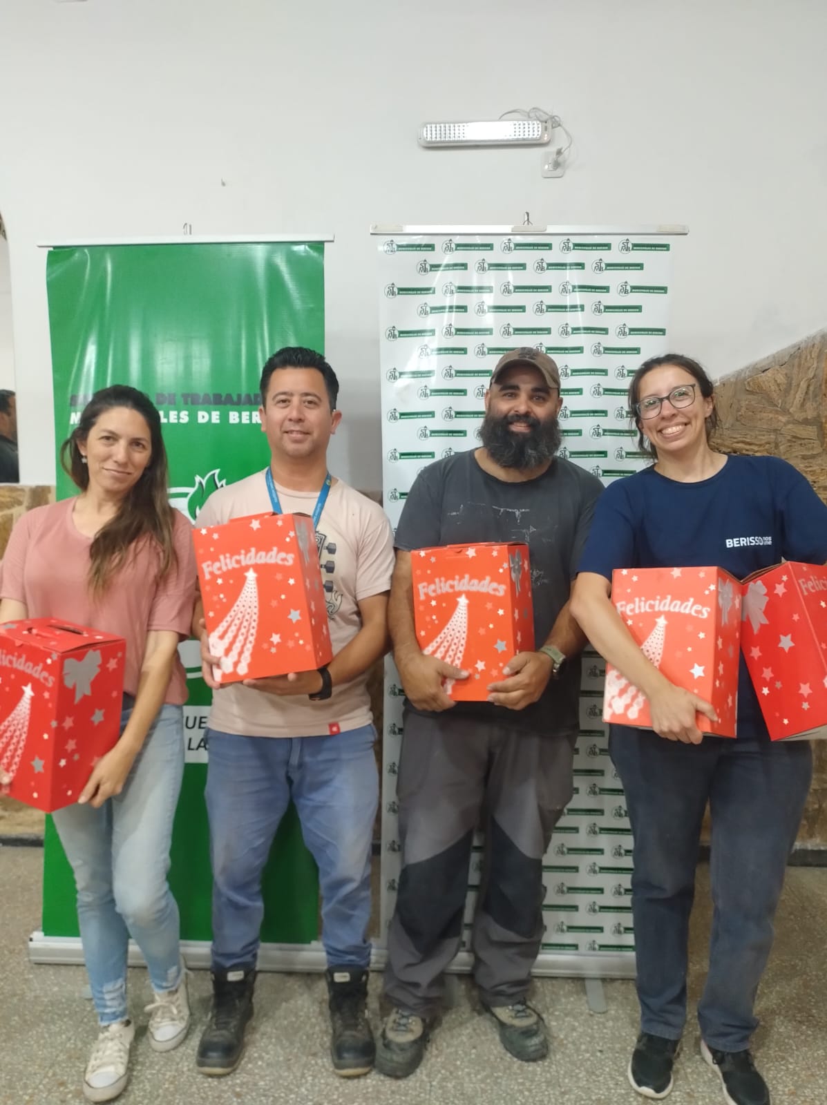 COMENZÓ LA ENTREGA DE CAJAS NAVIDEÑAS DEL STMB PARA LA FAMILIA ...